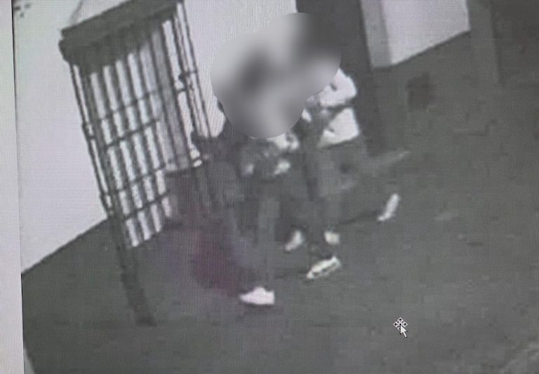 Detenidos tres jóvenes en Los Palacios por dar una paliza a un anciano ...